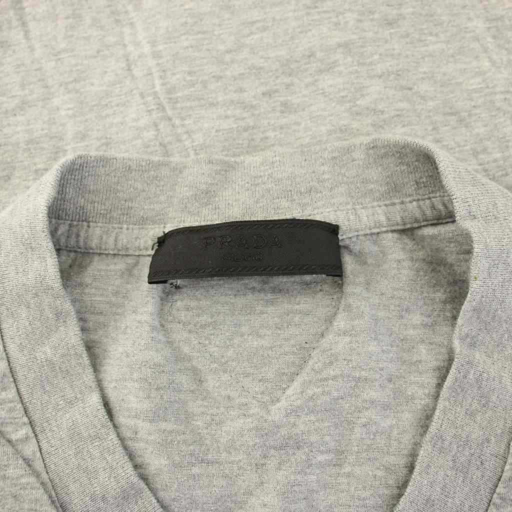 プラダ PRADA Tシャツ カットソー 半袖 Vネック 三角アイコンパッチ
